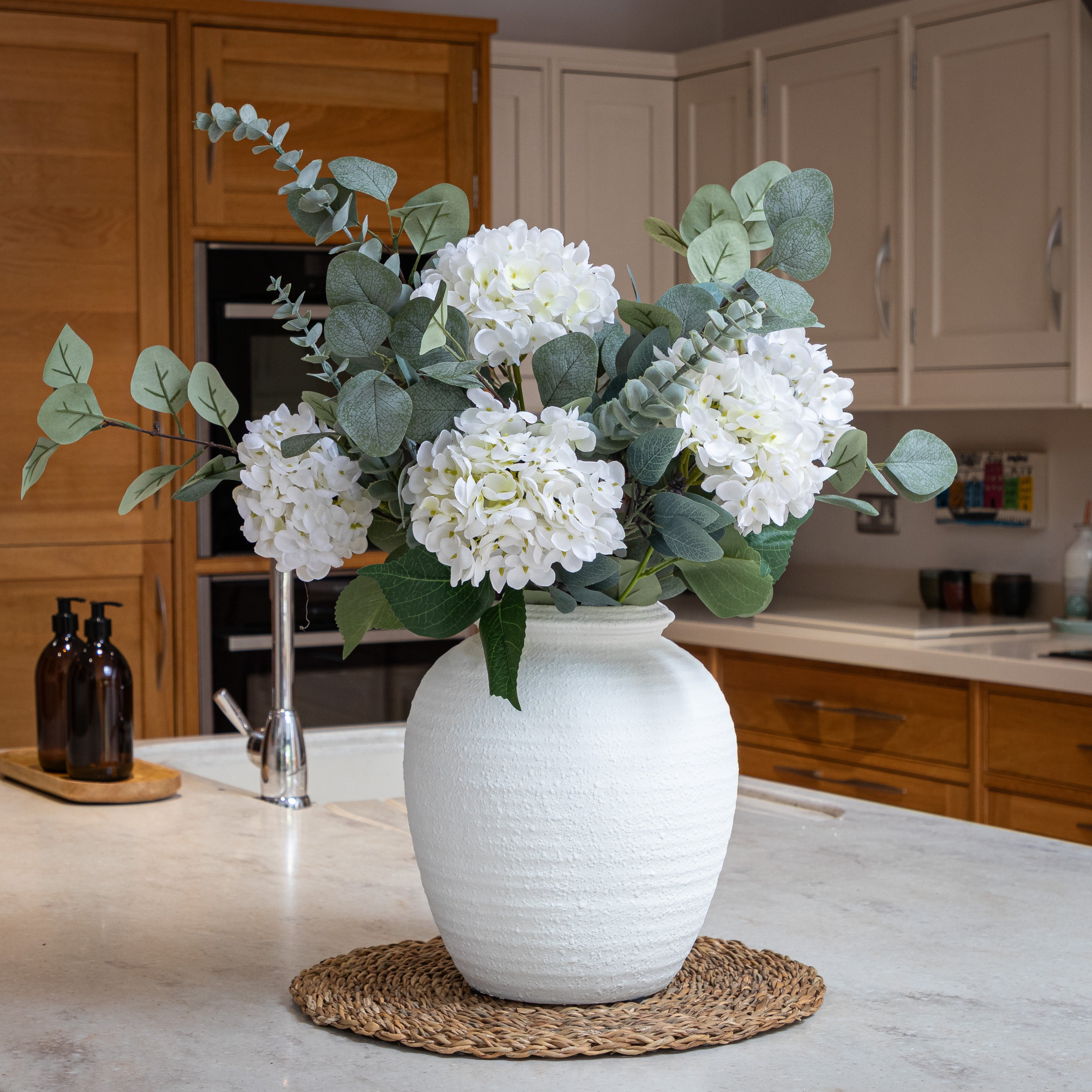 Elegant White Textured Vase – Chosen By Jessica